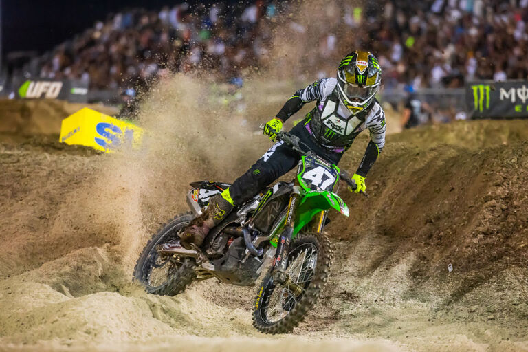Levi Kitchen | Bell Helmets®